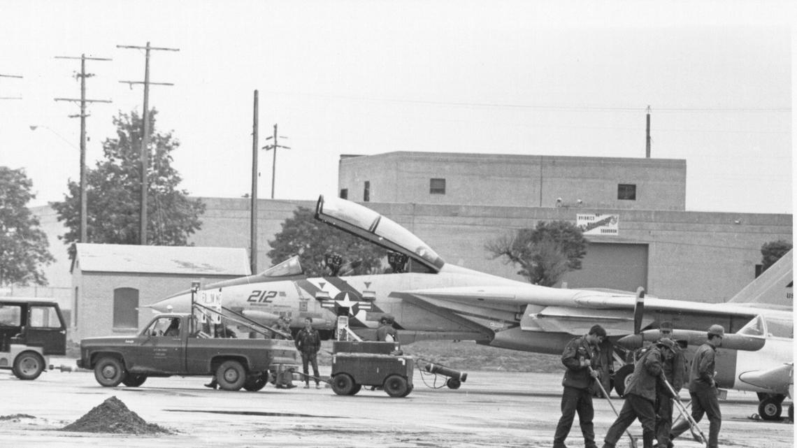 Photos: People cope with ash fallout from Mount St. Helens eruption ...
