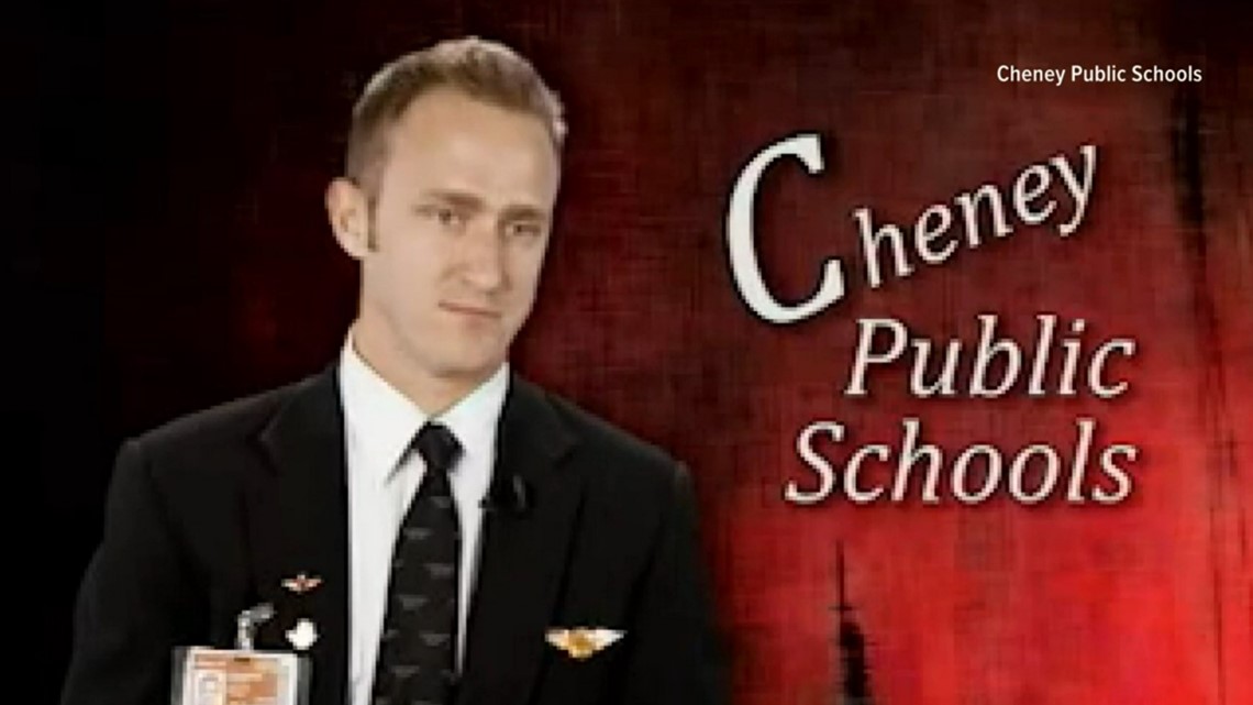 Off-duty pilot accused of cutting plane's engines mid-flight has ties ...