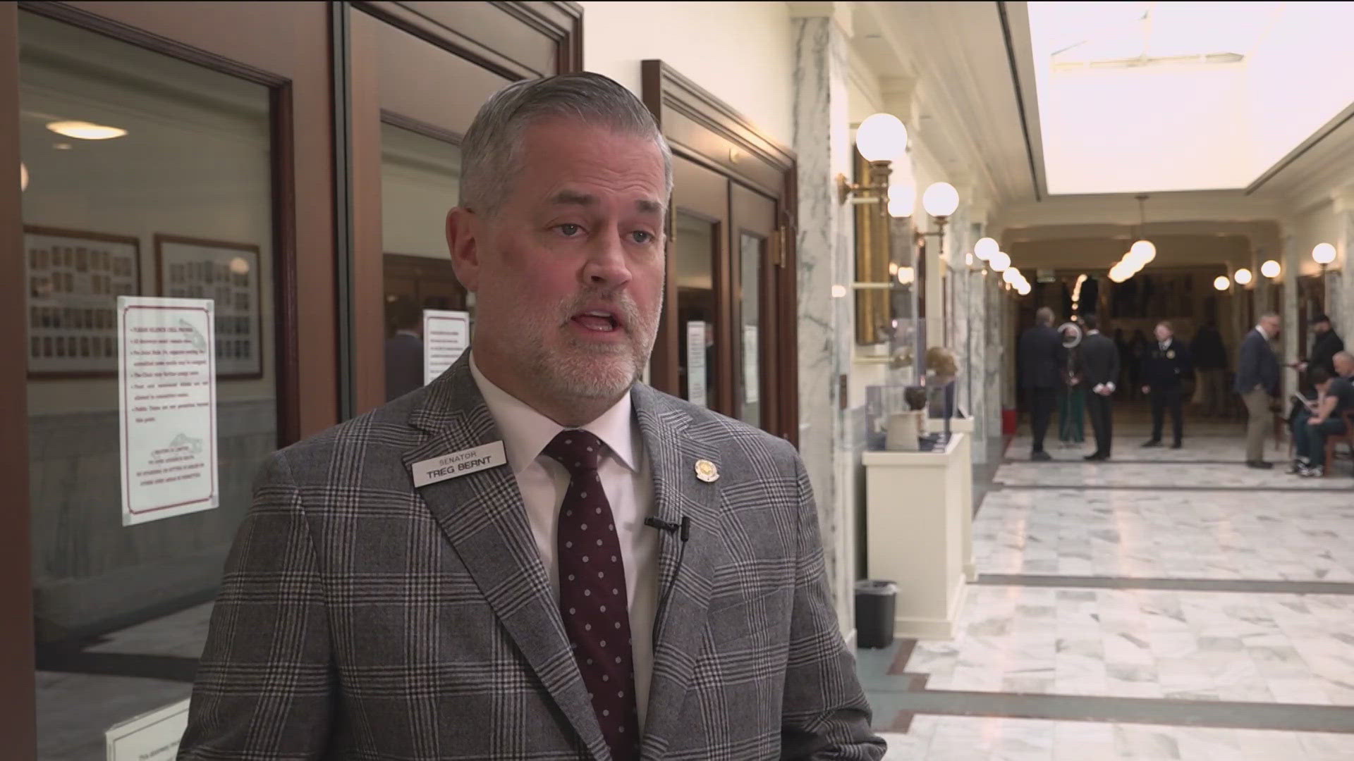 Bill to ban cellphones in schools statewide, introduced | krem.com