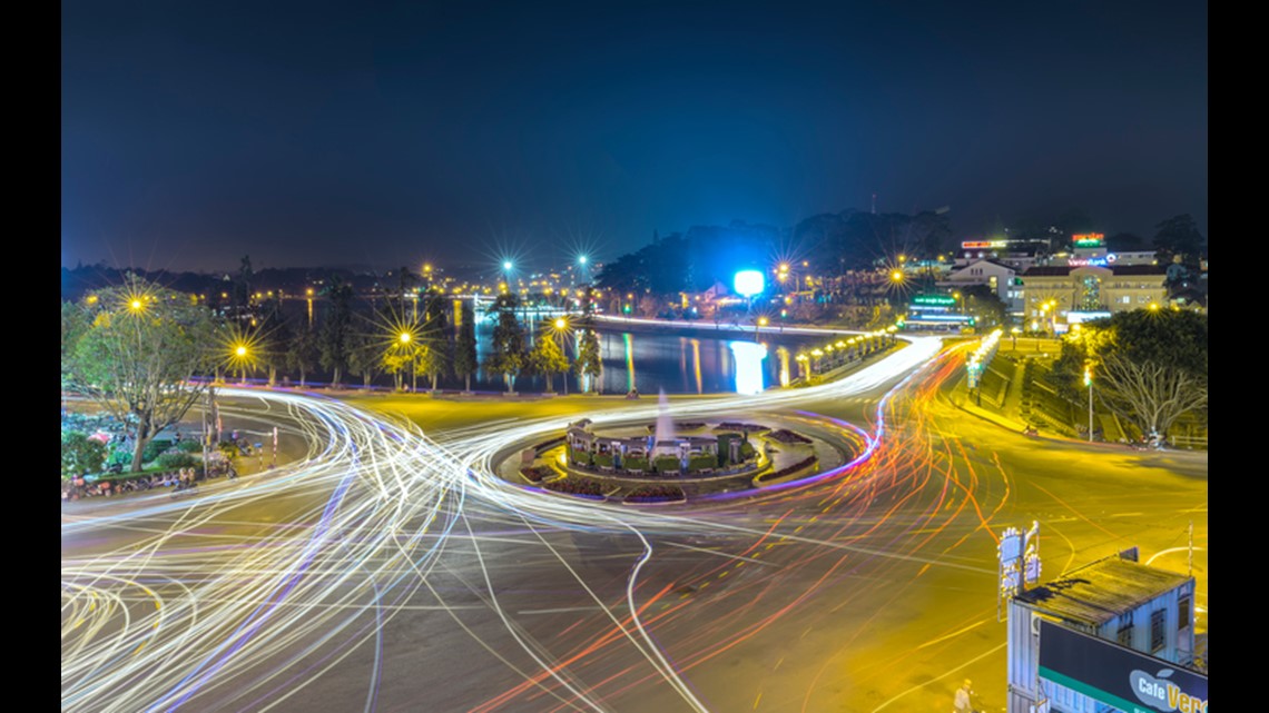 How to drive through roundabouts safely | krem.com
